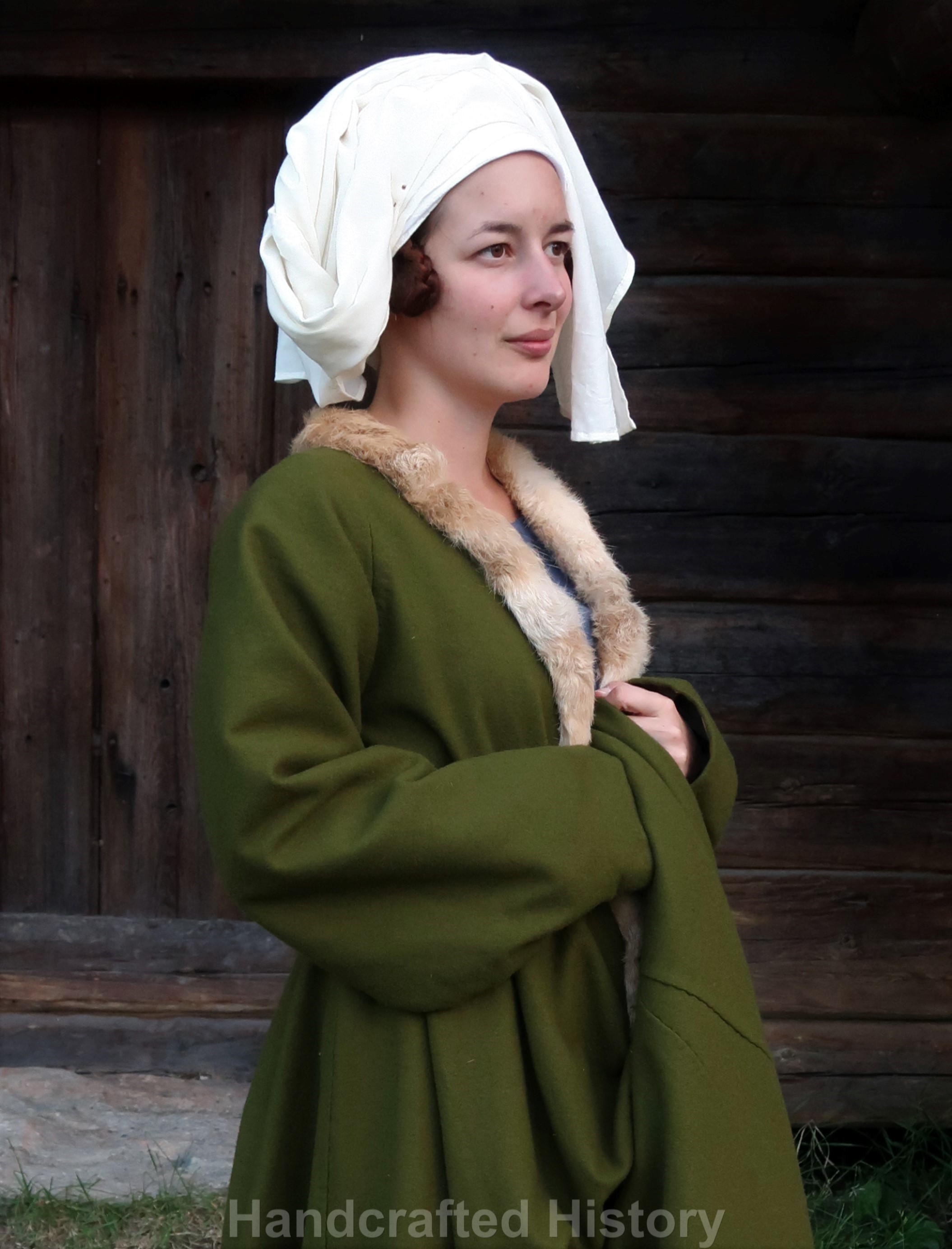 The green houppelande | HANDCRAFTED HISTORY